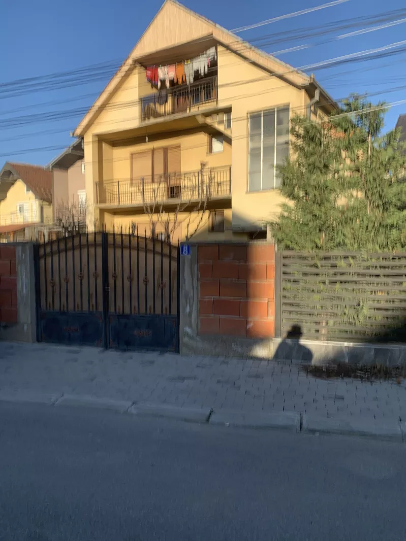 Riza Miftari - Shkolla fillore “Gjon Sereçi”